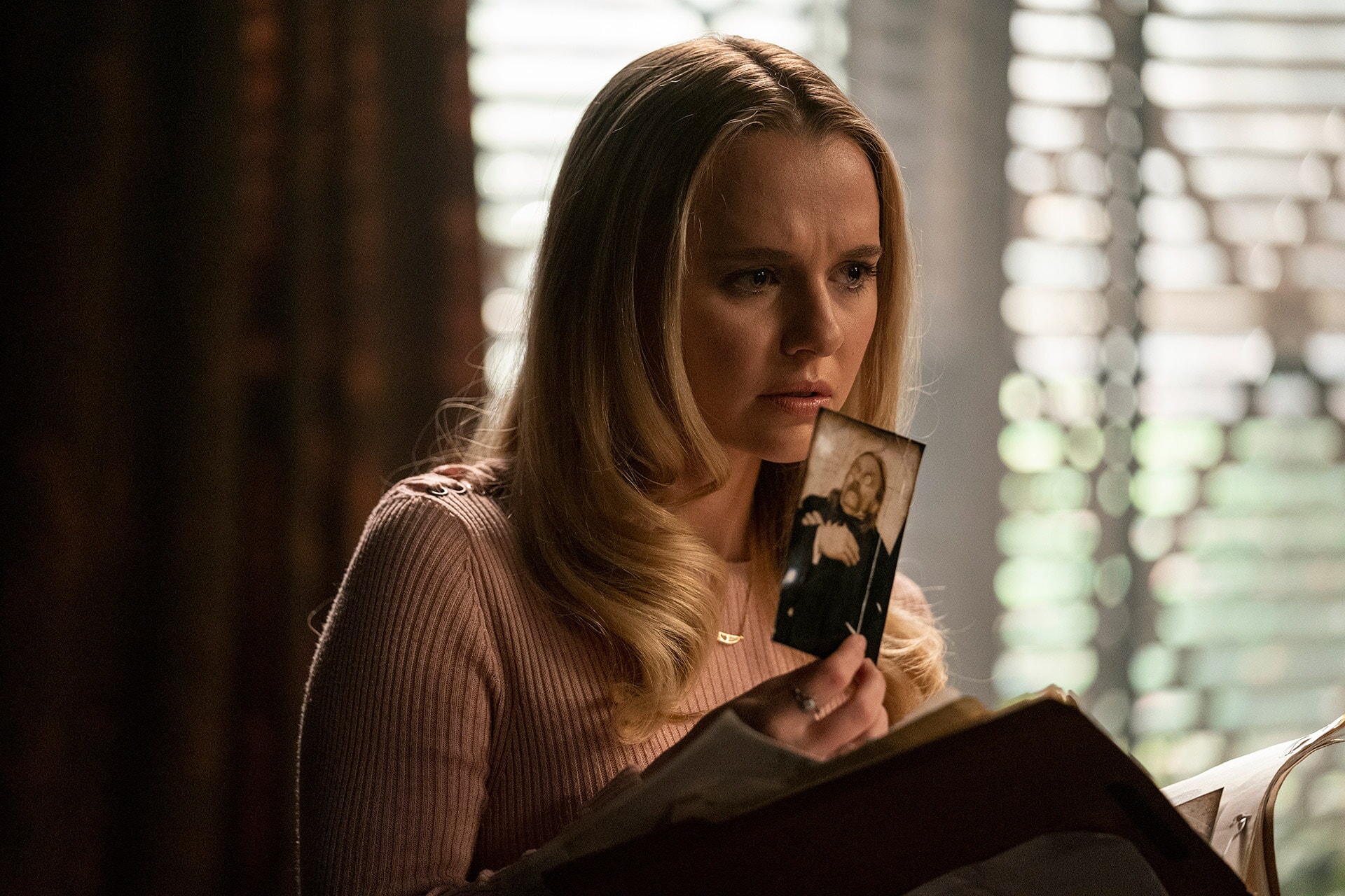 WarnerBros.com | Annabelle Comes Home | Movies